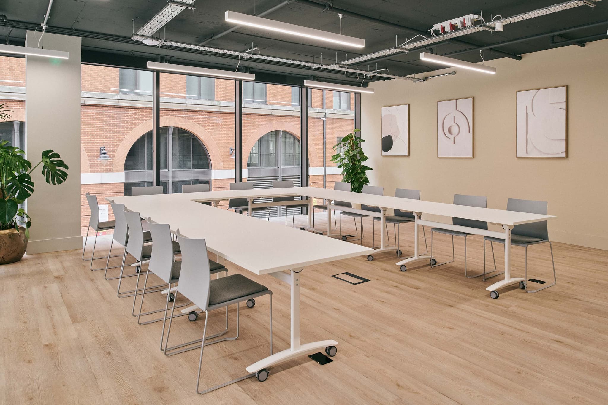 The Buidling | Office in Birmingham | Eleven Brindleyplace